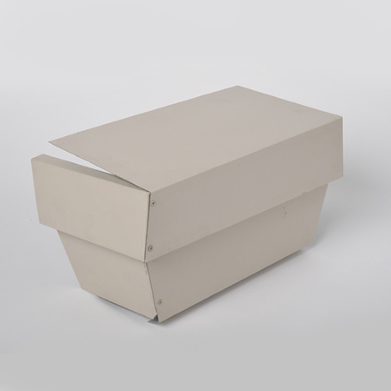 CORNER BOX WITH GUTTER >2 1/2